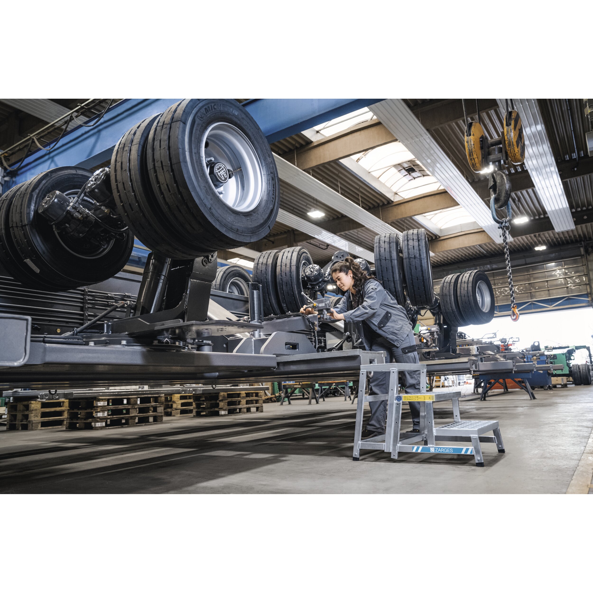 AMA P | Step stools and work platforms | ZARGES - Innovations in aluminium